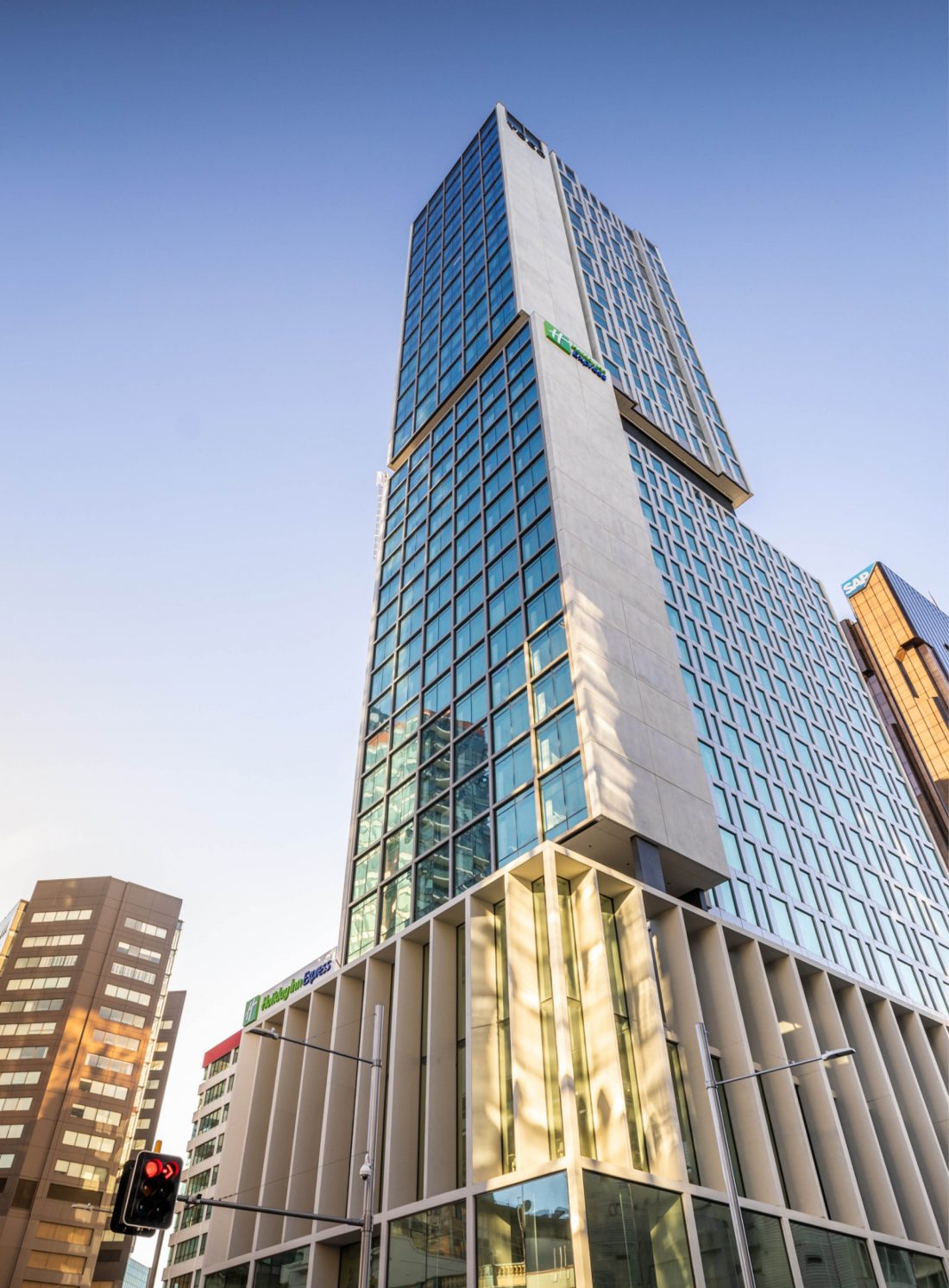 Voco-HIE Hotel | Icon Construction Group